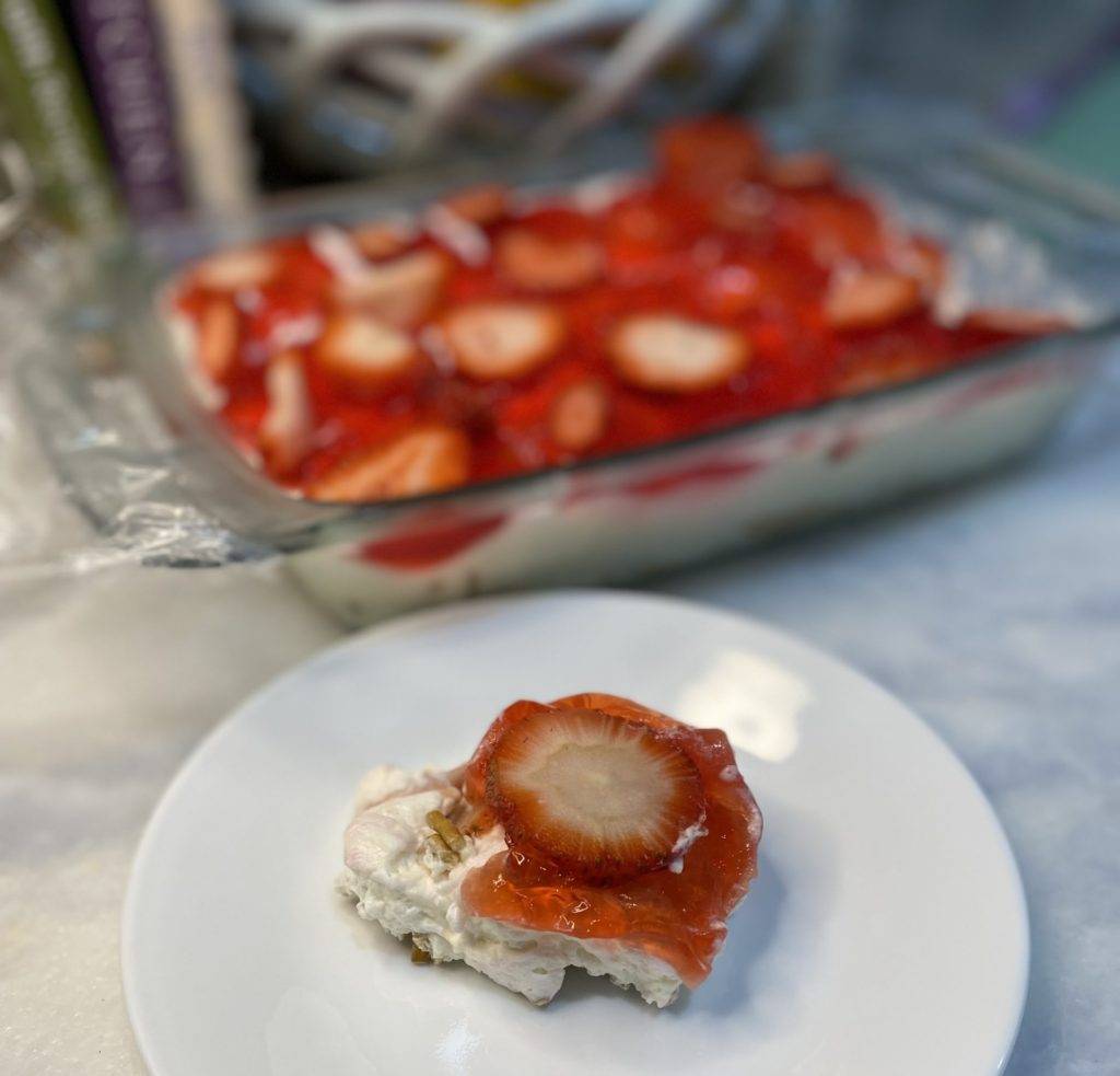 Skinny Strawberry Pretzel Dessert - Cooking Katie Lady