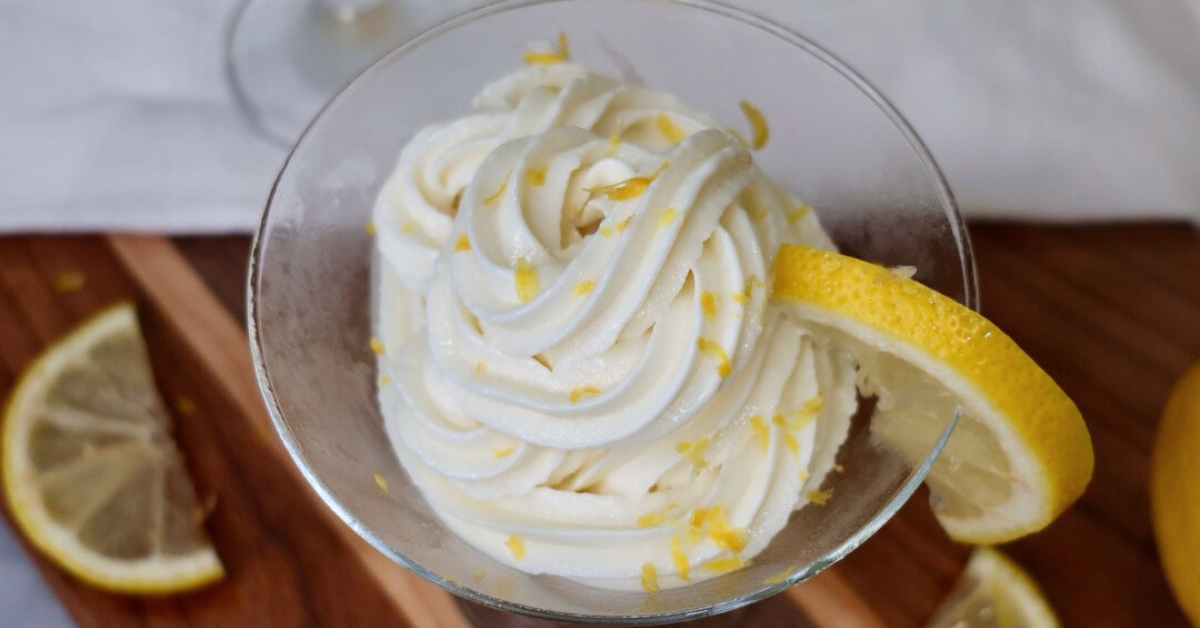 Healthy Lemon Greek Yogurt Frozen Yogurt (Ninja CREAMi)